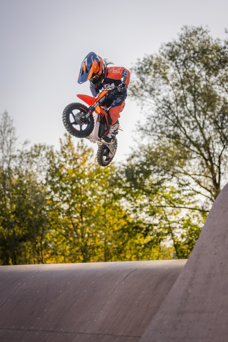 KTM Bridges the Circuit Gap with the All-Electric KTM SX-E 2 - Motor ...
