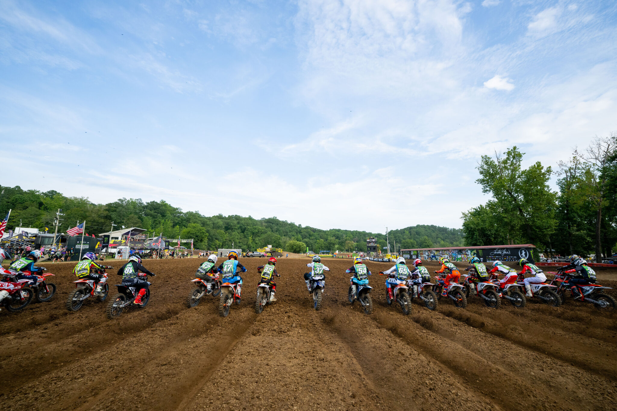 Oakley Returns as Official Goggle and Eyewear Partner of the Monster ...